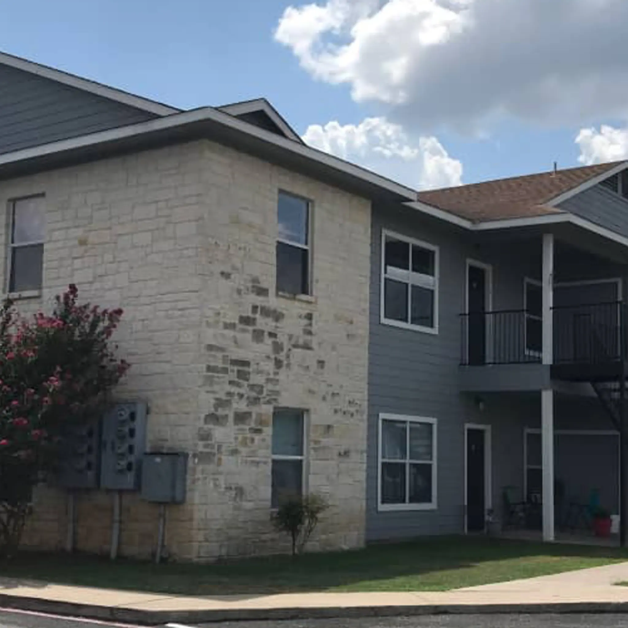 Home | Friendship Place Apartments